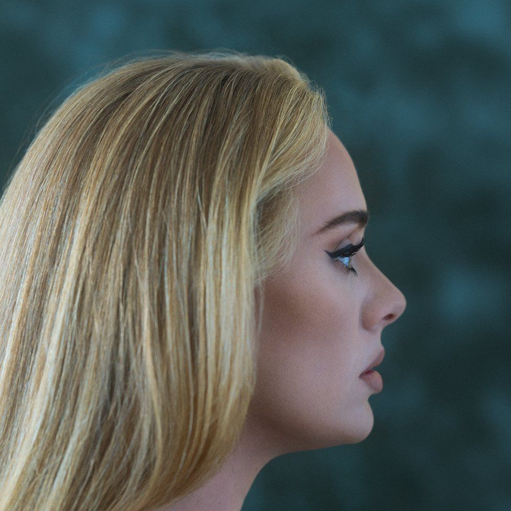 Adele stellt 2021er Rekord auf — GAY.CH · Alles bleibt anders!