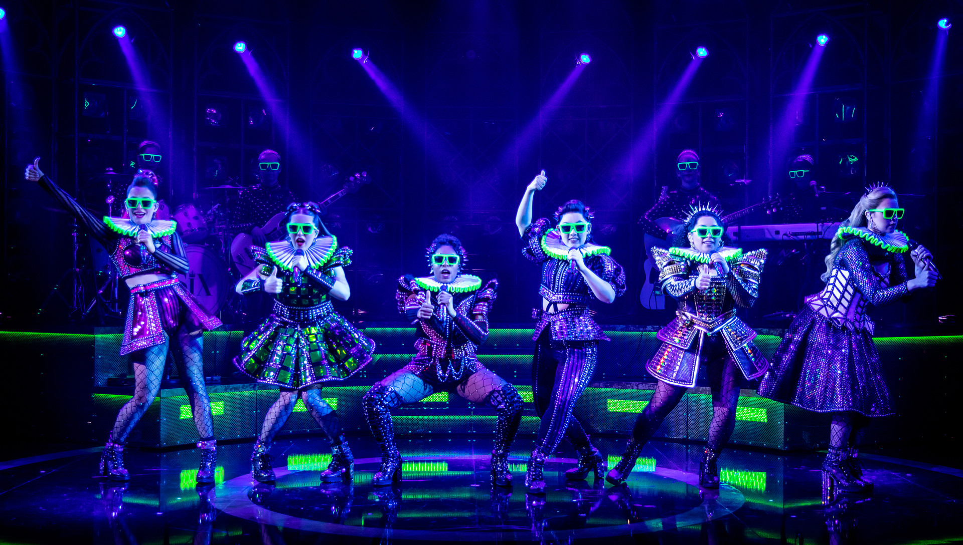 Listen: SIX - ein Soundtrack der weltweit von den Fans gefeiert wird ...