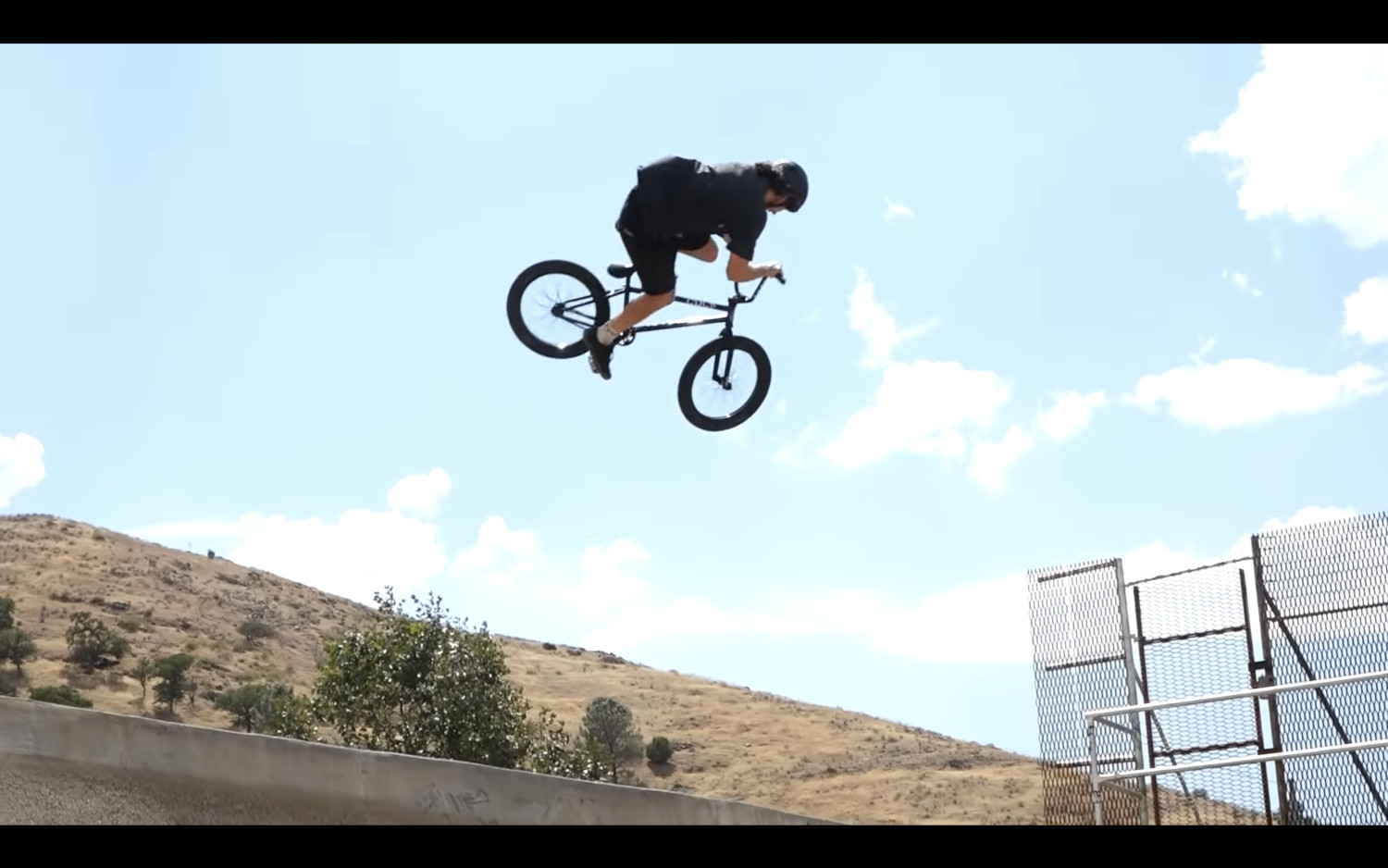 Watch: BMX Star Corey Walsh hat sein Coming Out — GAY.CH · Alles bleibt ...