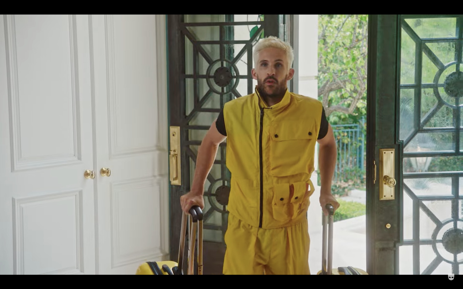 Watch: Grindr mischt nun im Streaming Business mit — GAY.CH · Alles ...