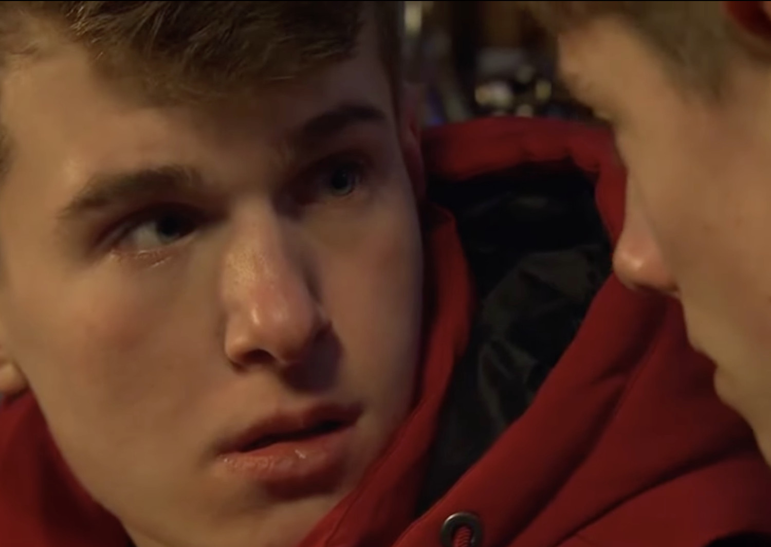 Watch: Konkurrenz für Heartstopper — GAY.CH · Alles bleibt anders!