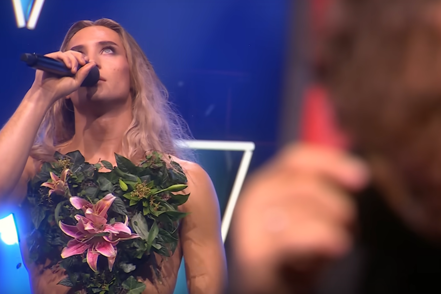 Watch: Lavrans Svendsen bei The Voice Norwegen — GAY.CH · Alles bleibt ...
