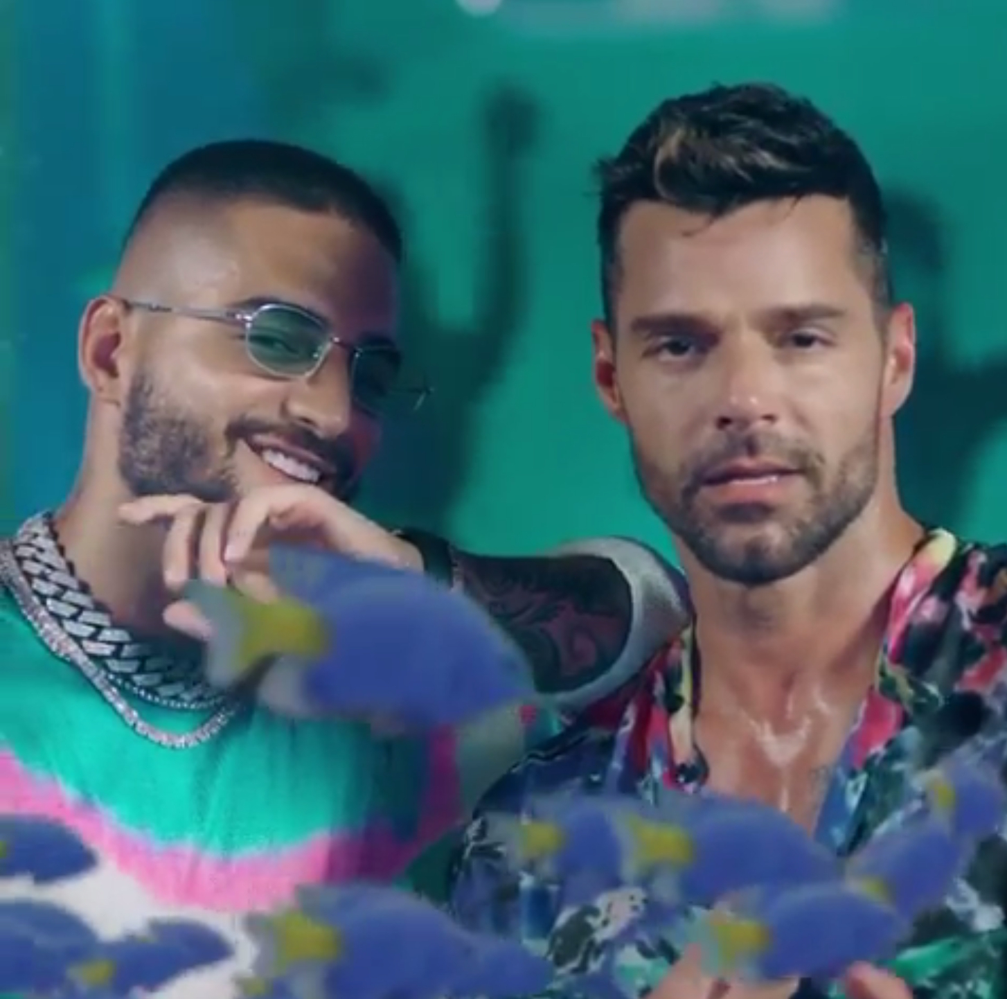 Watch: Maluma machts wieder mit Ricky Martin — GAY.CH · Alles bleibt ...