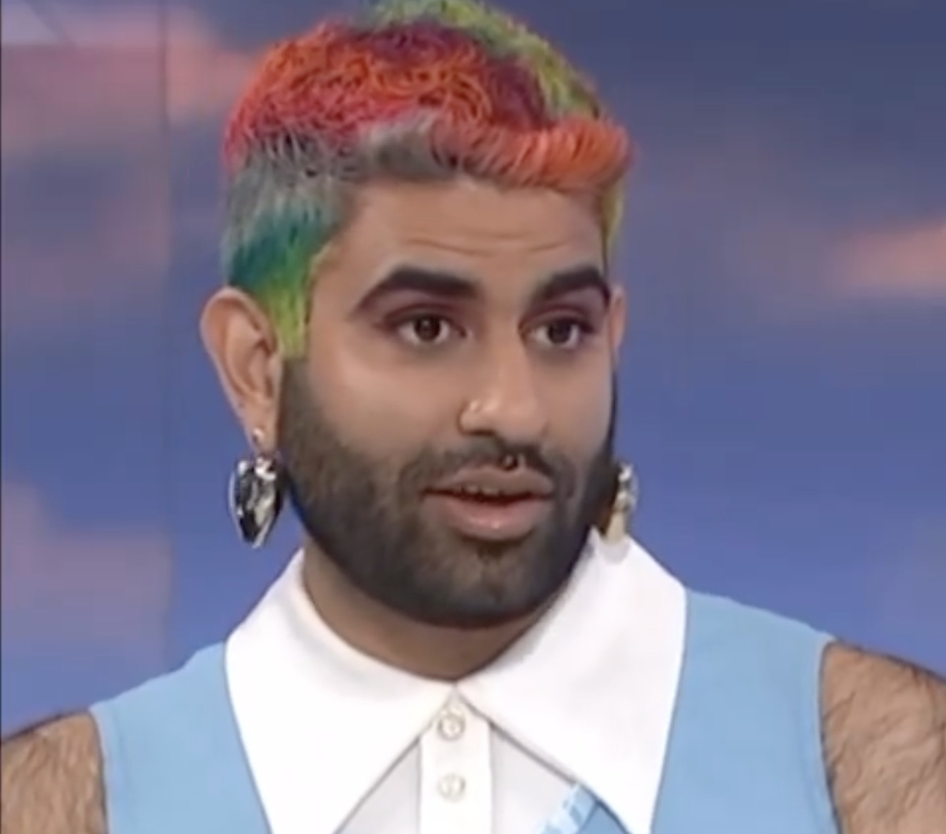 Watch: Speech Of The Day - Alok bringts auf den Punkt wenn es um Gender ...