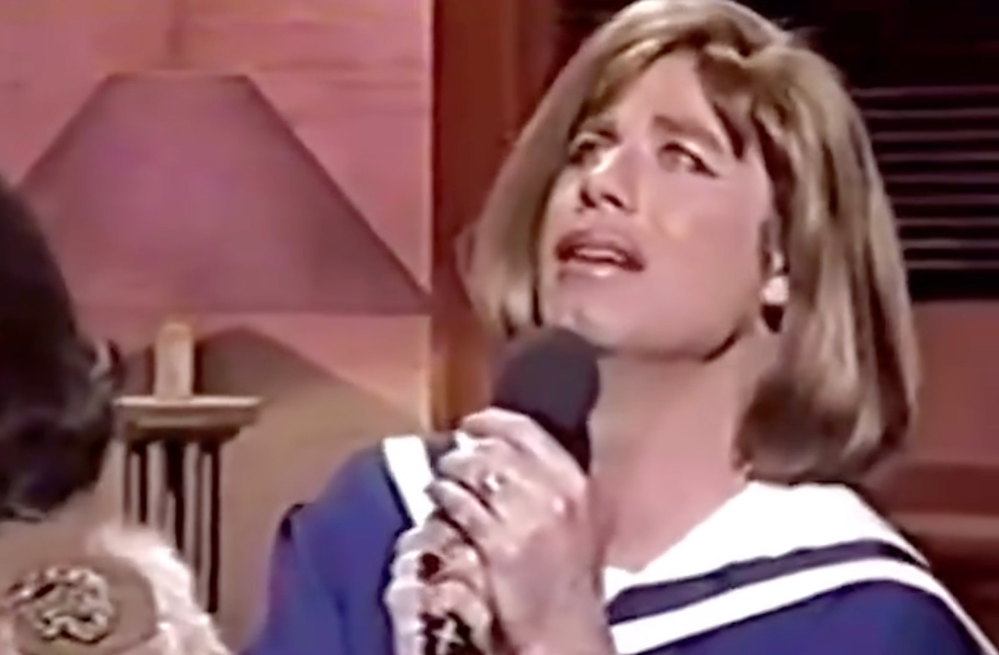 Watch: Vor 30 Jahren: John Travolta als Barbra Streisand — GAY.CH ... Watch: Vor 30 Jahren: John Travolta als Barbra Streisand — GAY.CH ...