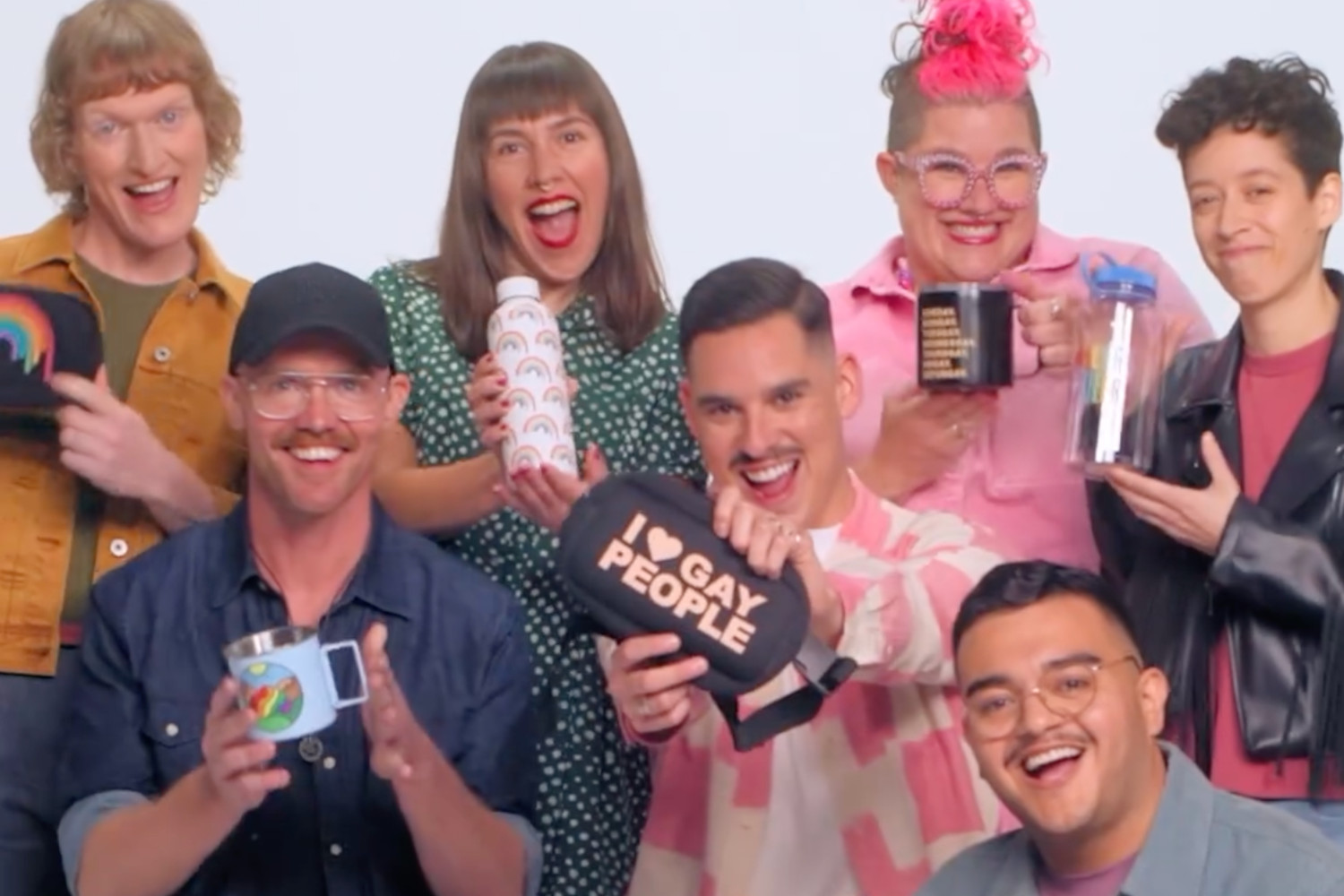 Watch: Walmart stellt breites Pride-Sortiment vor — GAY.CH · Alles ...