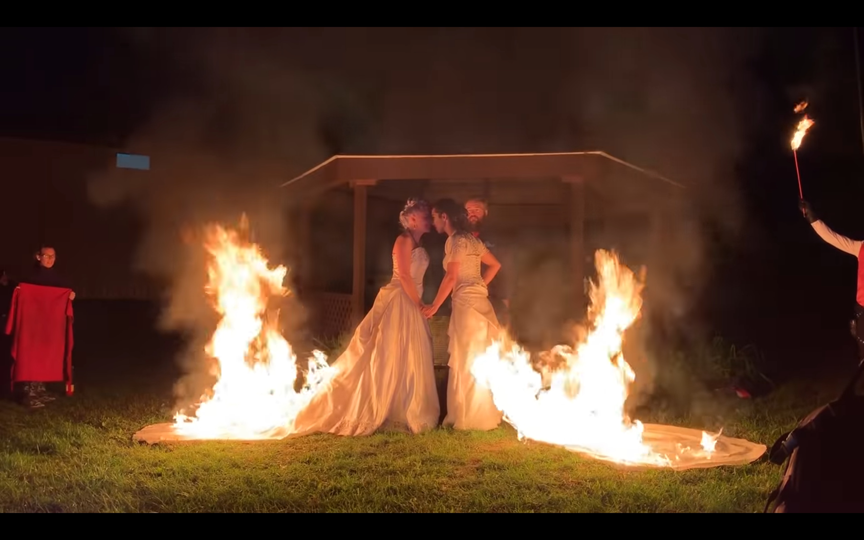 Watch: Wedding Dresses on Fire — GAY.CH · Alles bleibt anders!